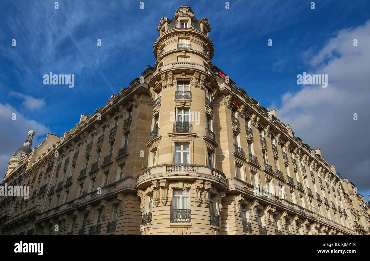 The traditional facade of Parisian building, France Stock Photo - Alamy