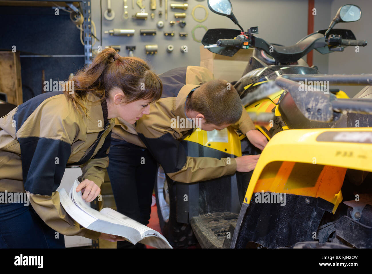 Quad repair hi-res stock photography and images - Alamy