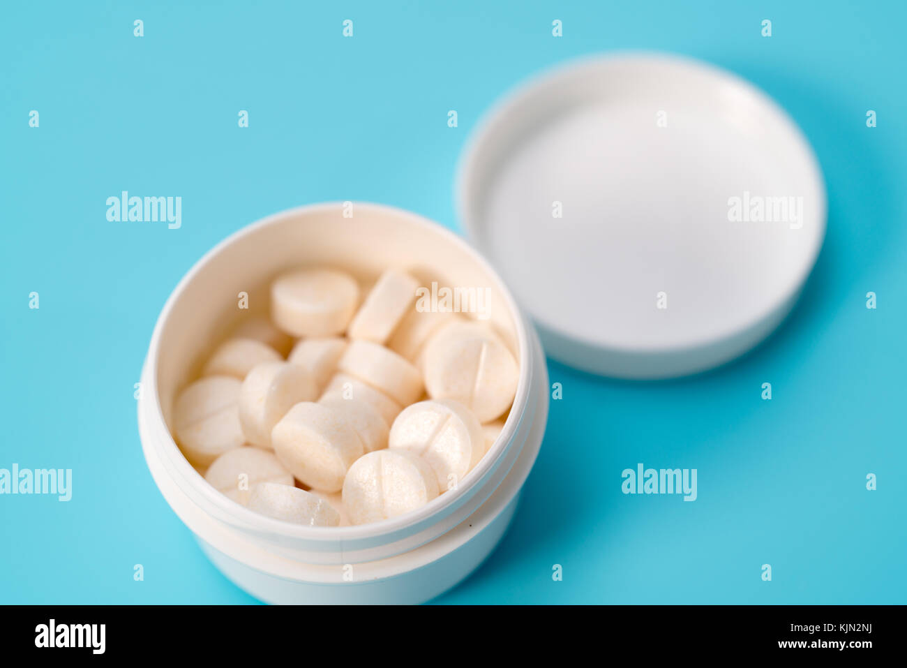 Aspirin tablet container hi-res stock photography and images - Alamy
