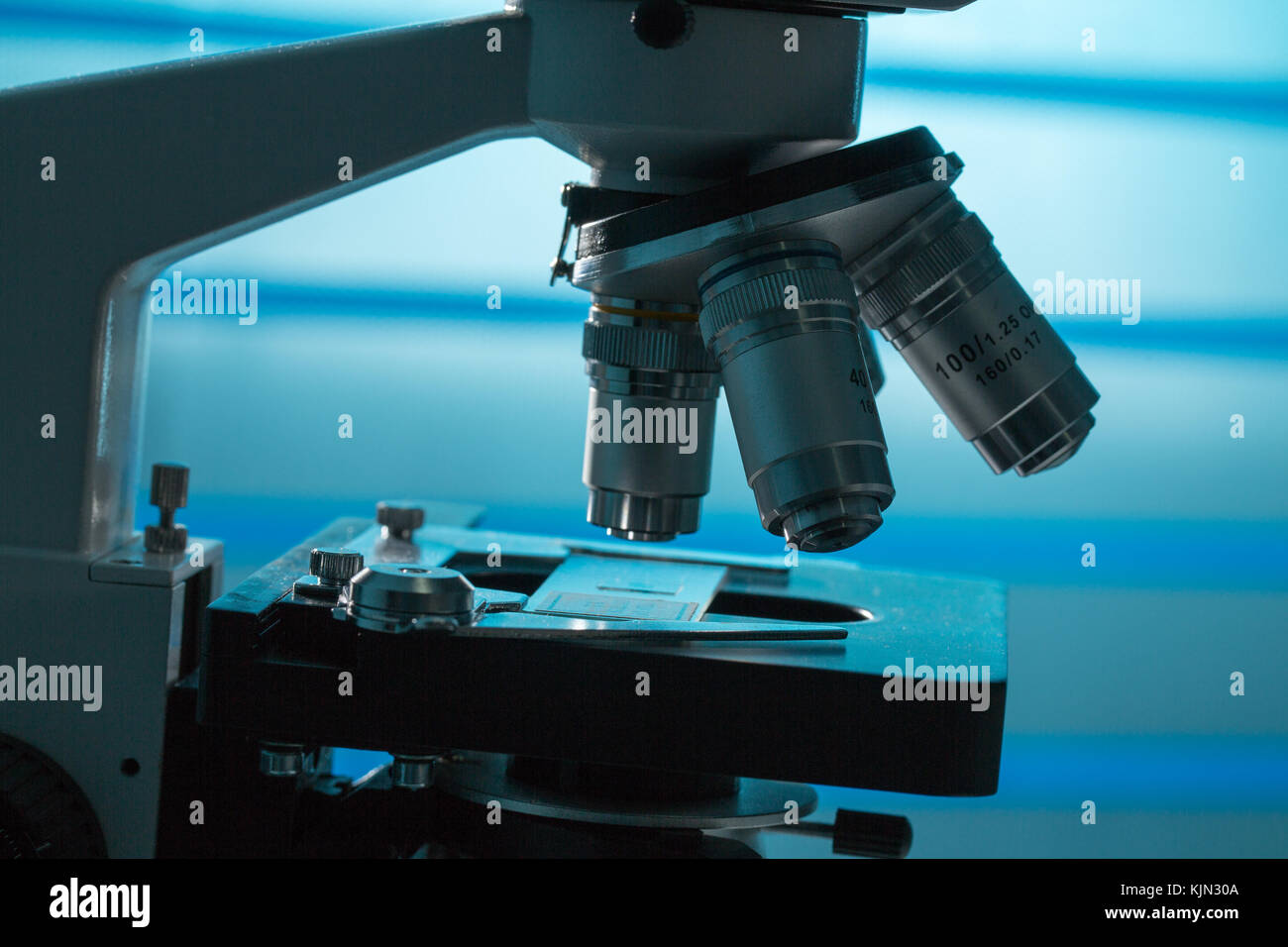 Lenses and microscope eyepieces for scientific research Stock Photo - Alamy