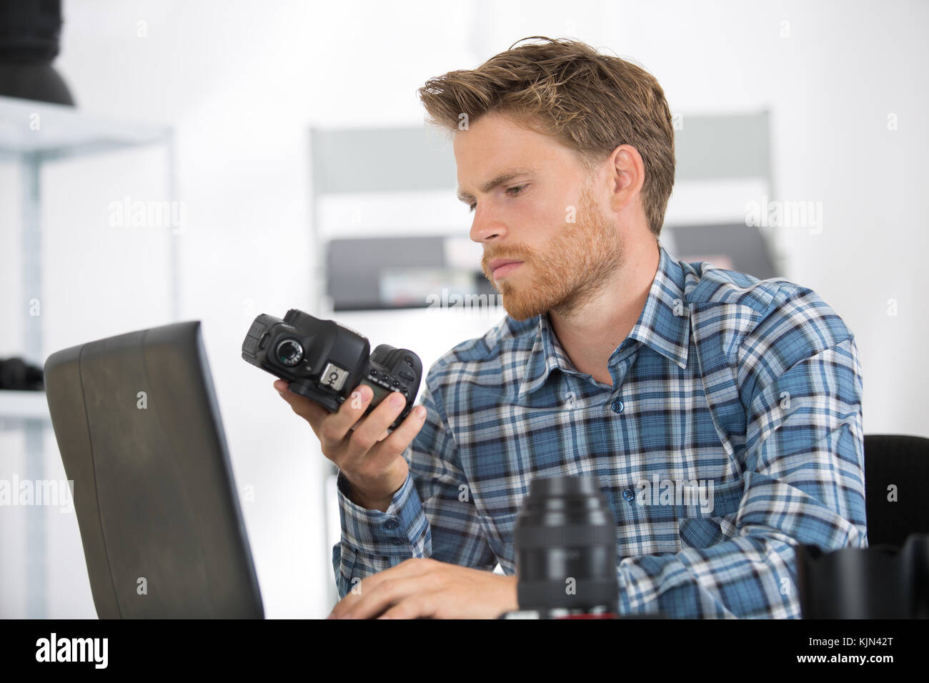 photographer the man with the camera Stock Photo - Alamy