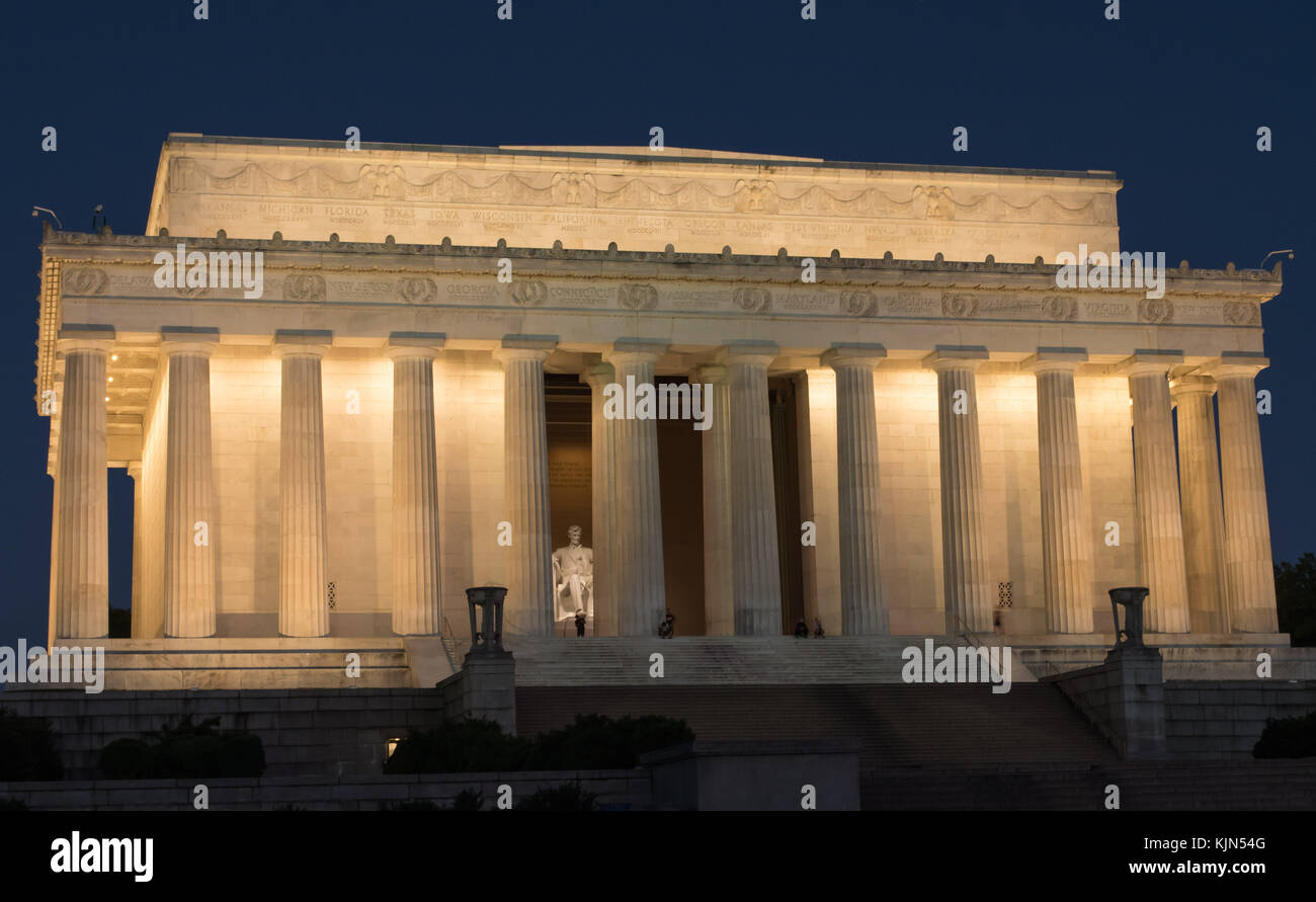 Lincoln Memorial illuminated, closeup, columns show architectural ...