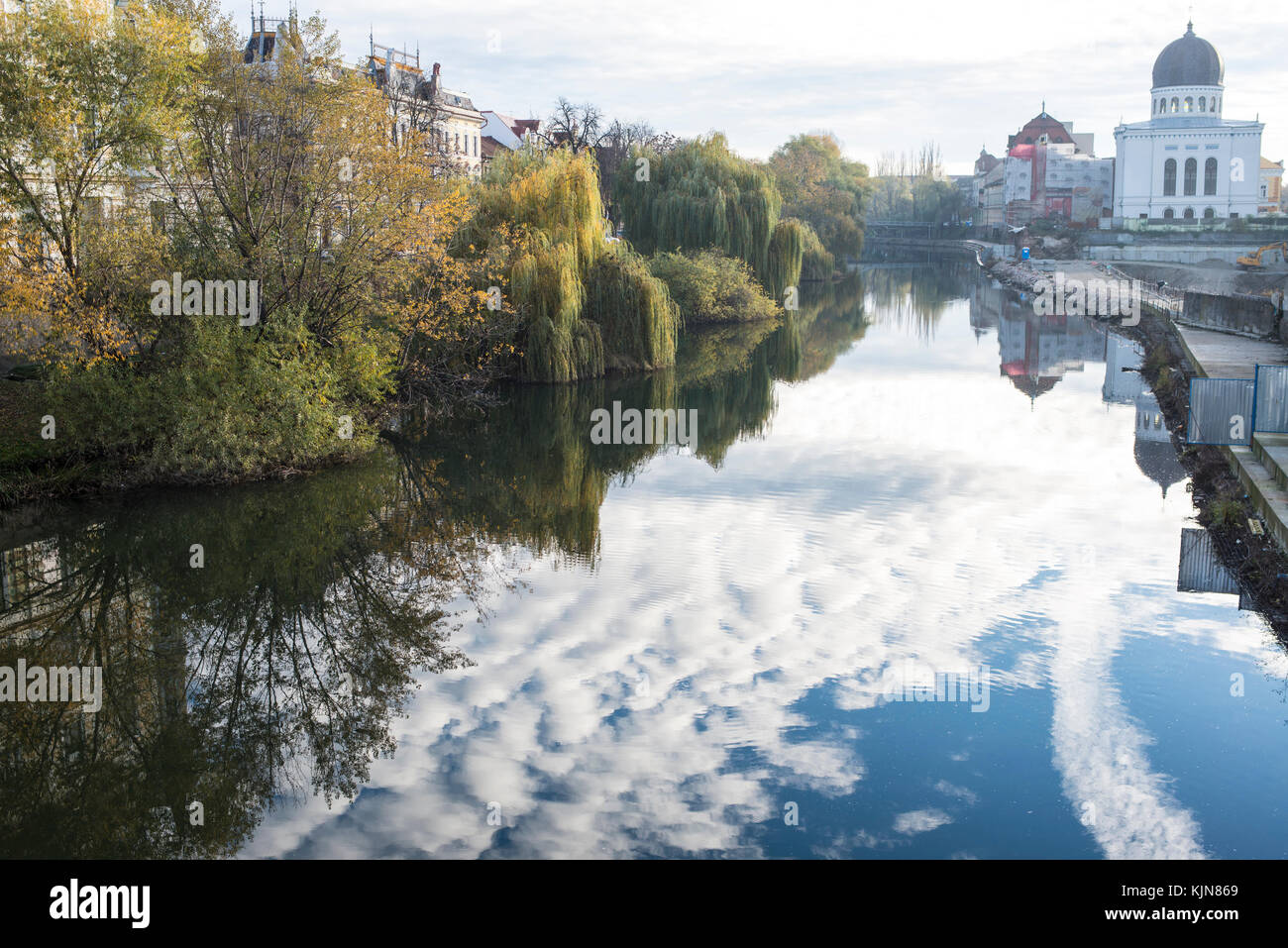 Crisul Repede river, Oradea, Romania Stock Photo - Alamy