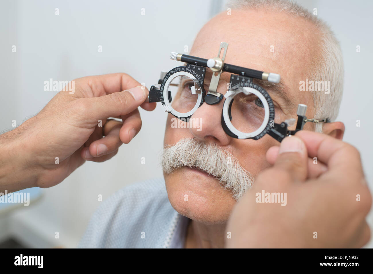 Professional eye examination slit hi-res stock photography and images ...