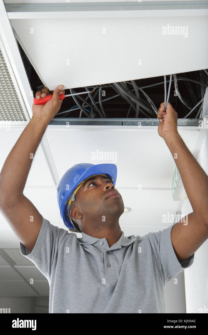 Disconnect disconnecting hi-res stock photography and images - Alamy