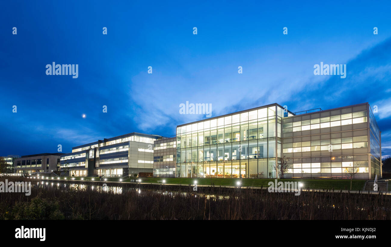 Business park architecture hi-res stock photography and images - Alamy