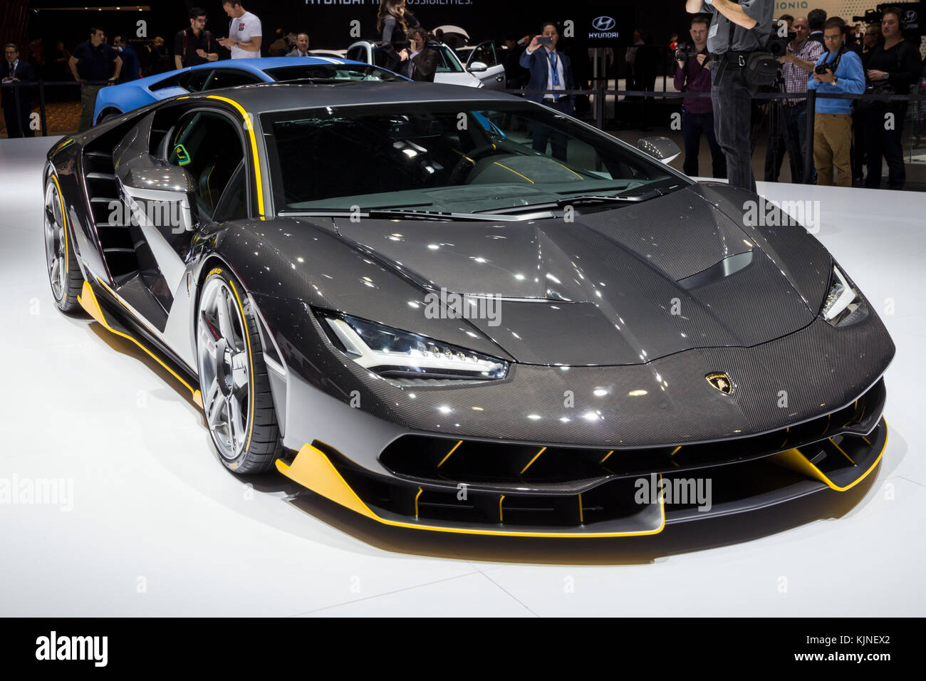 למבורגיני lp 770 4 דווקא בצבע שחור עם גימורים בצהוב - חיפוש ב-Google