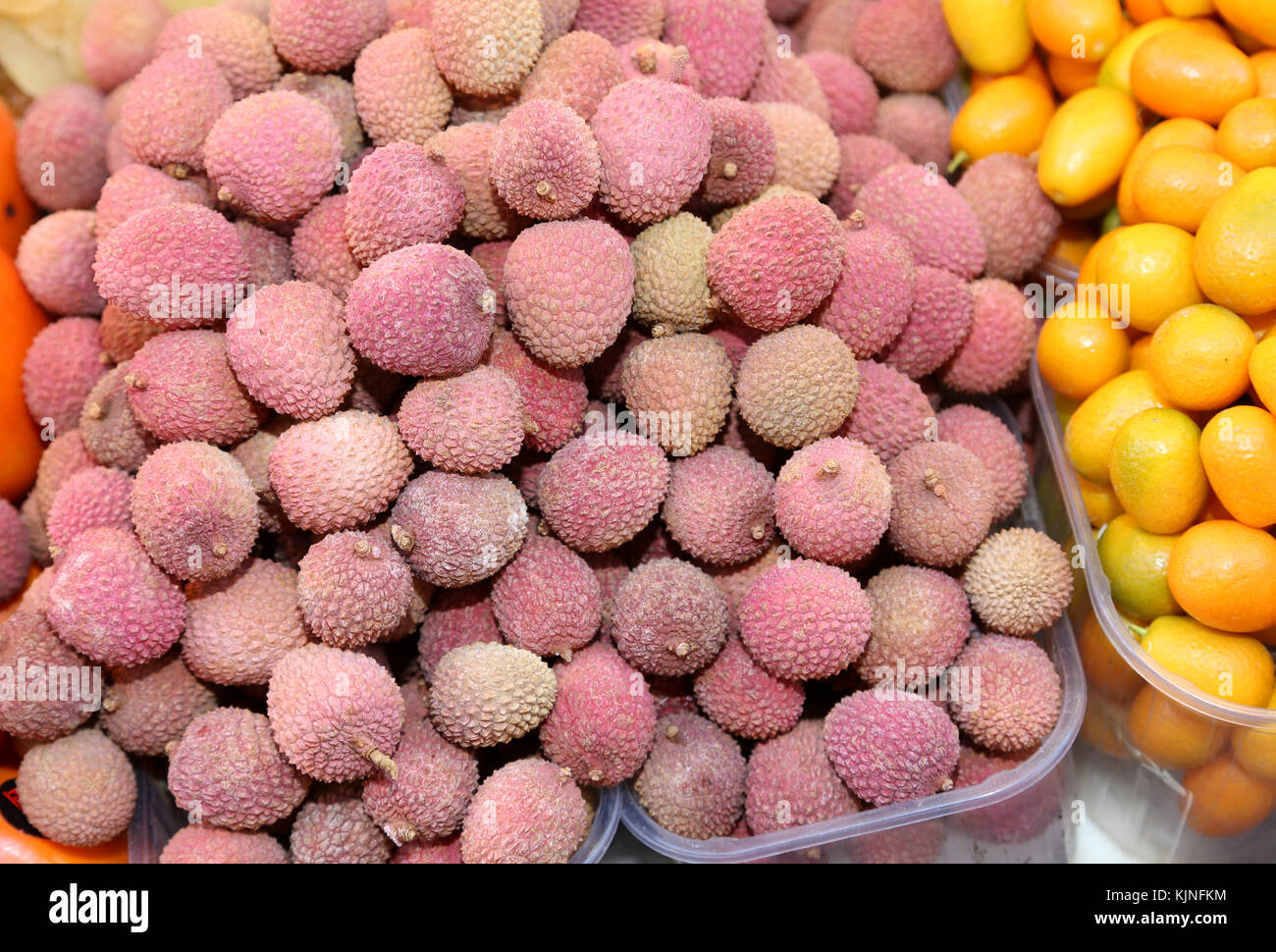 Litchi selling hi-res stock photography and images - Alamy