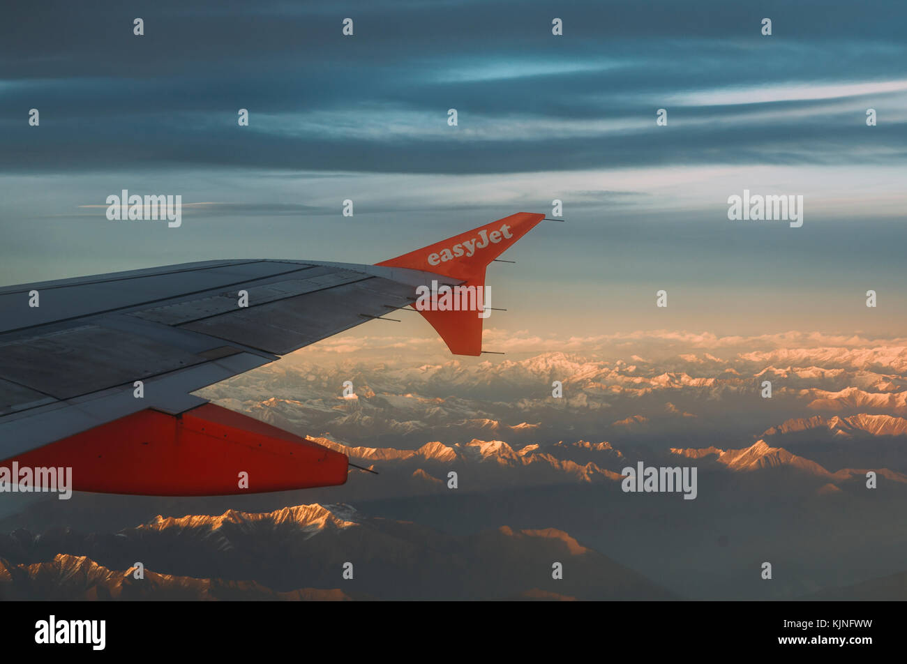 Easyjet plane view from window hi-res stock photography and images - Alamy