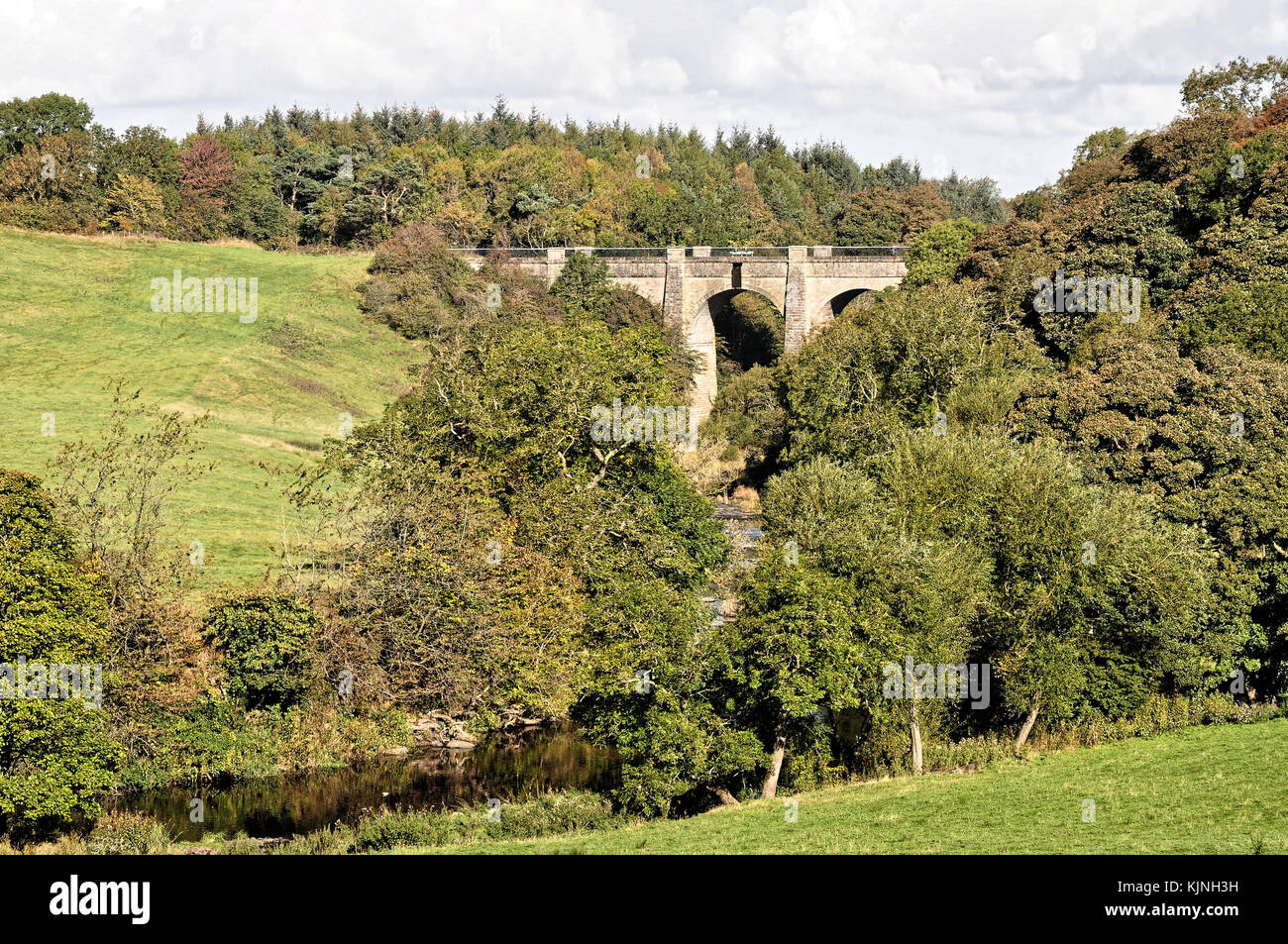 Viaduct landscape hi-res stock photography and images - Alamy