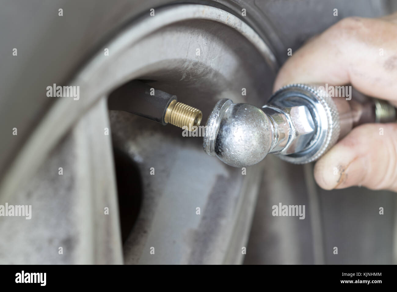 Aluminium alloy wheel hi-res stock photography and images - Alamy