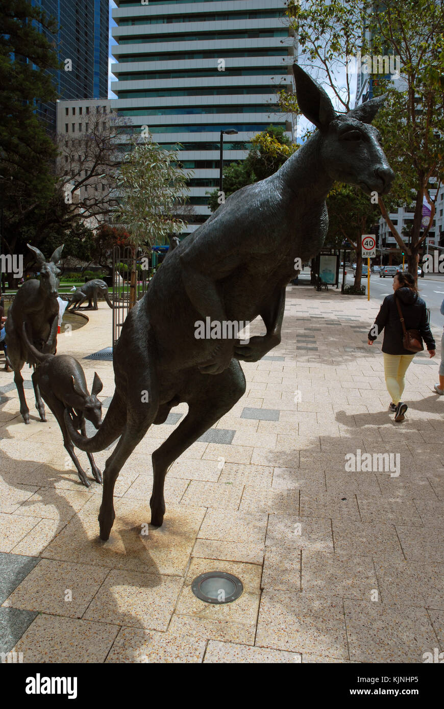 Kangaroo statue australia hi-res stock photography and images - Alamy