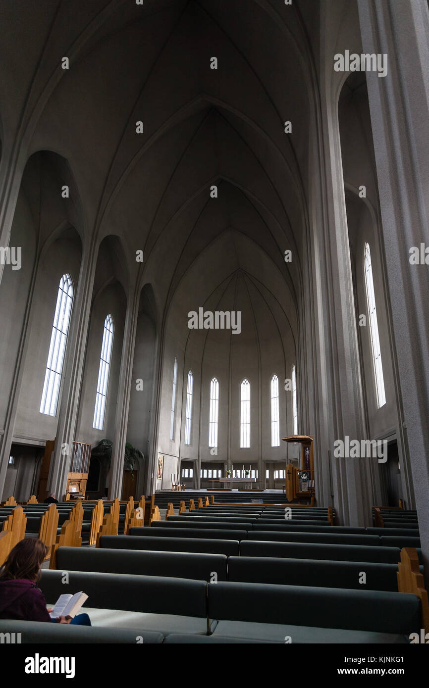 Inside hallgrimskirkja church reykjavik church hi-res stock photography ...