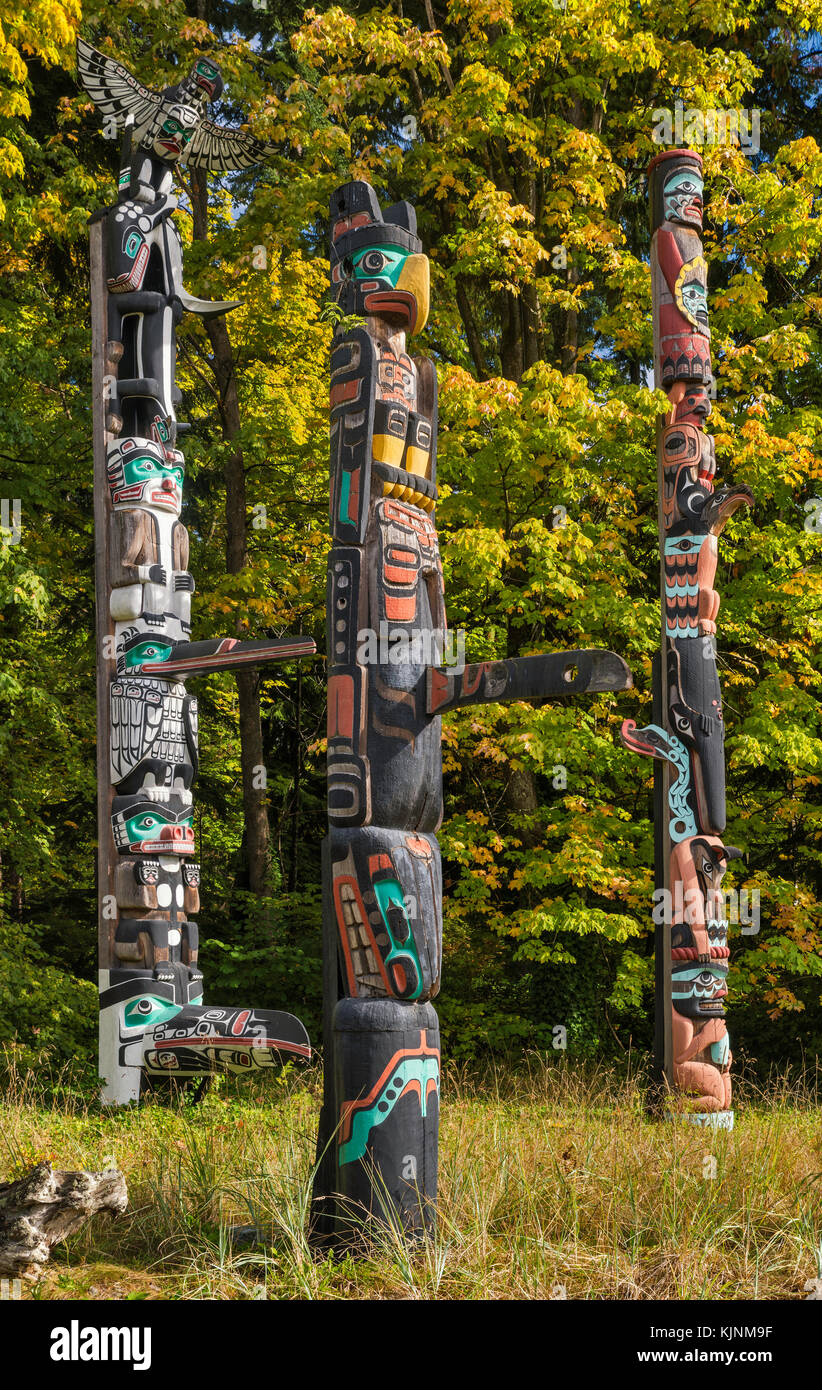 Human figure totem poles hi-res stock photography and images - Alamy