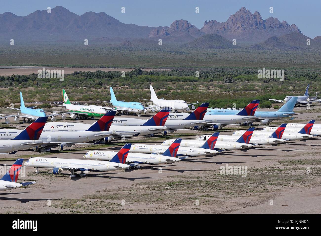 BOEING AIRLINERS STORED IN ARIZONA DESERT Stock Photo - Alamy