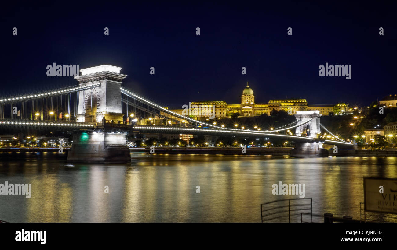 A night view of the Széchenyi Lánchíd (Széchenyi Chain Bridge) and the ...