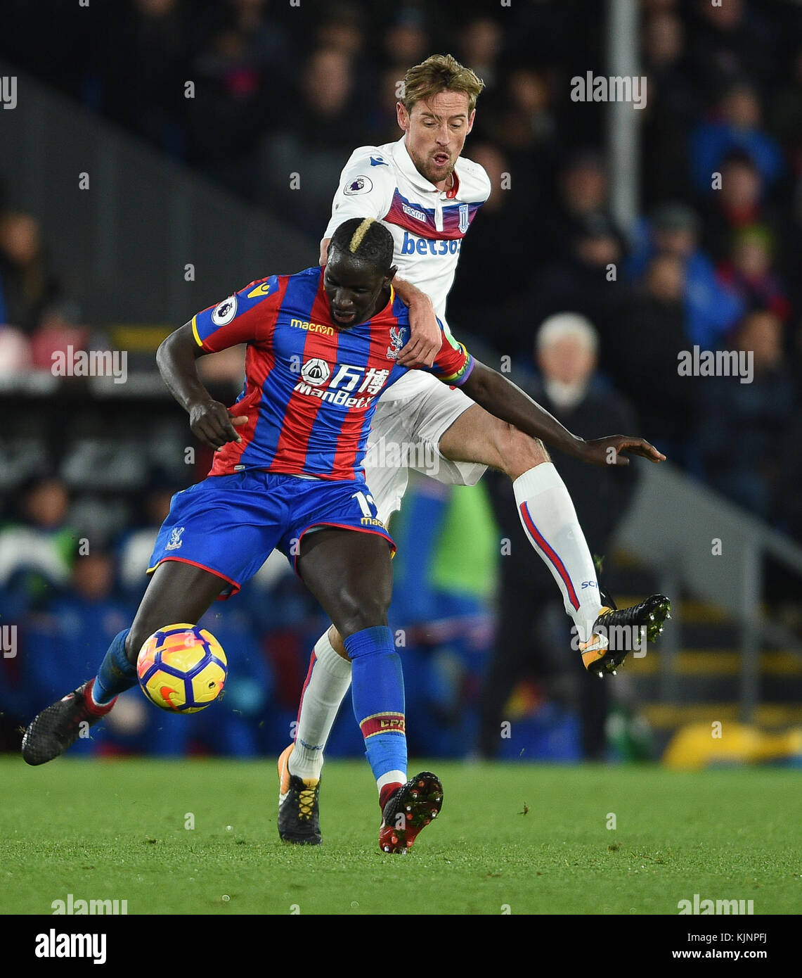 Stoke City's Peter Crouch battles with Crystal Palace's Mamadou Sakho ...