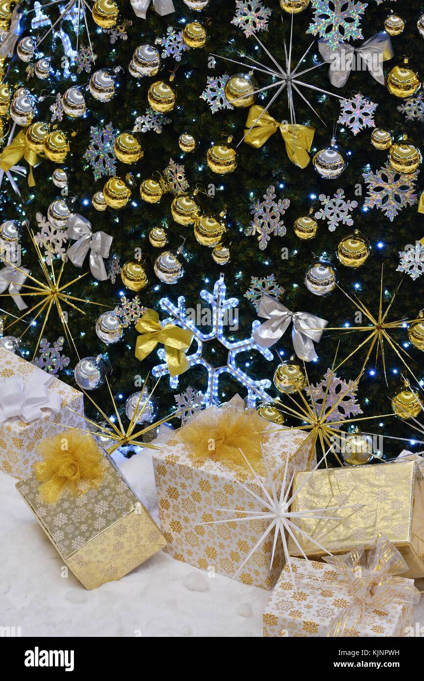 Christmas abstract colorful background with Christmas gift and ...