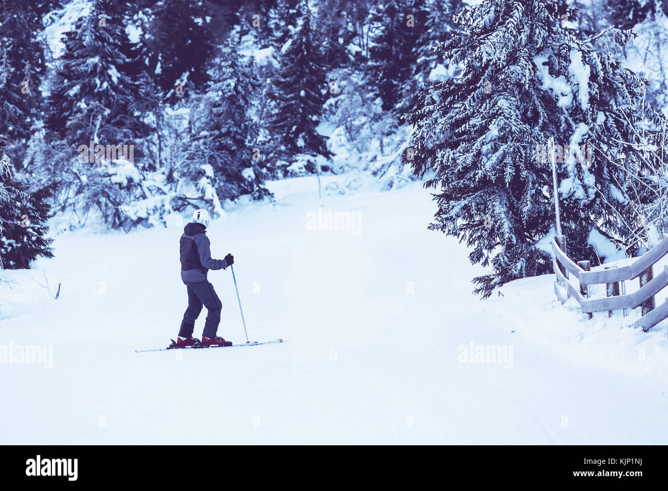 Expert skier hi-res stock photography and images - Alamy