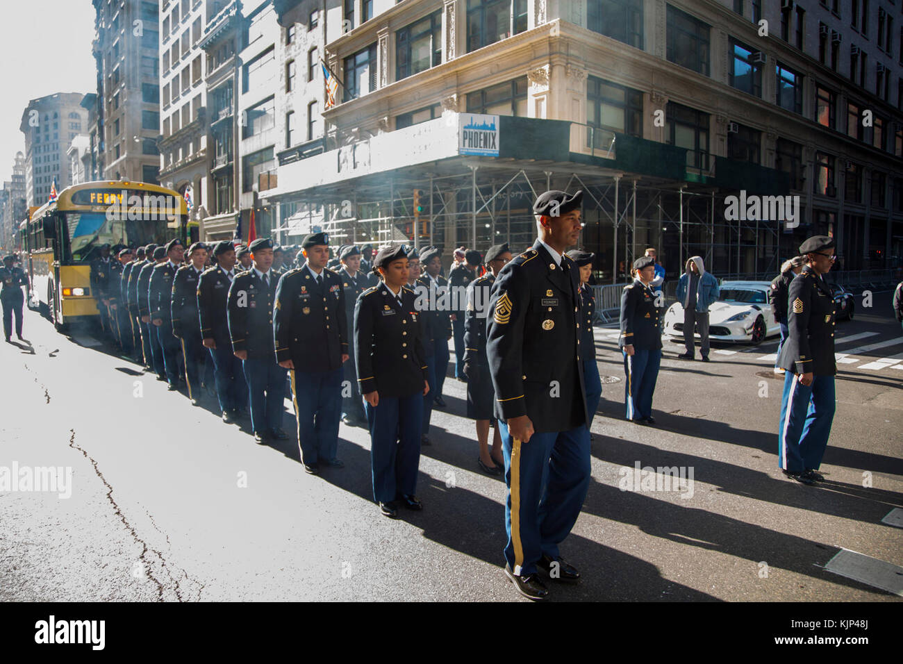 U.S. Army Reserve Soldiers assigned to the 77th Sustainment Brigade ...