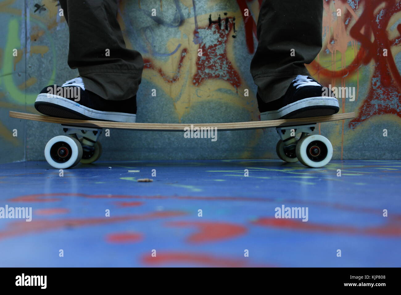 Detail of skateboard on the ground Stock Photo - Alamy
