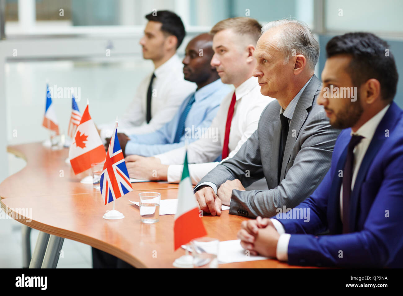 Team listening to speech hi-res stock photography and images - Alamy