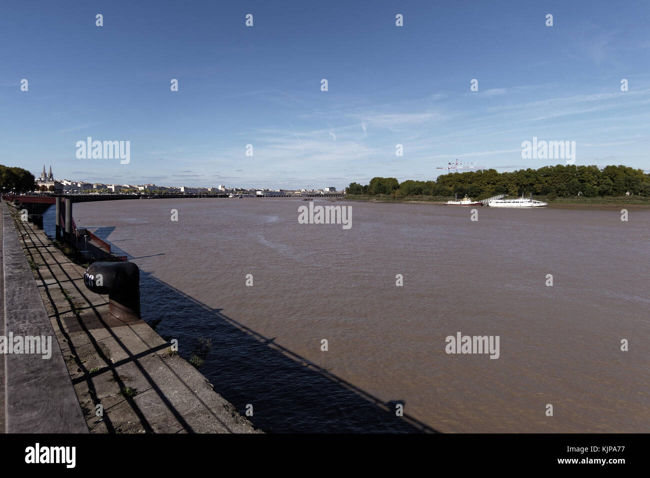Garonne River - Bordeaux - France Stock Photo - Alamy