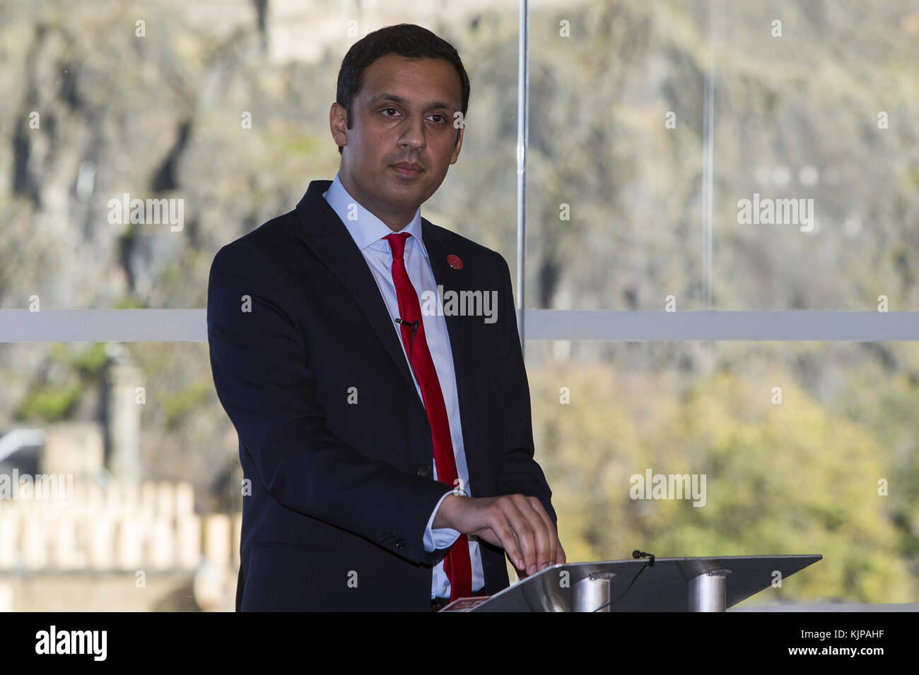 Labour Leader hopeful Anas Sarwar makes one last push before the polls ...