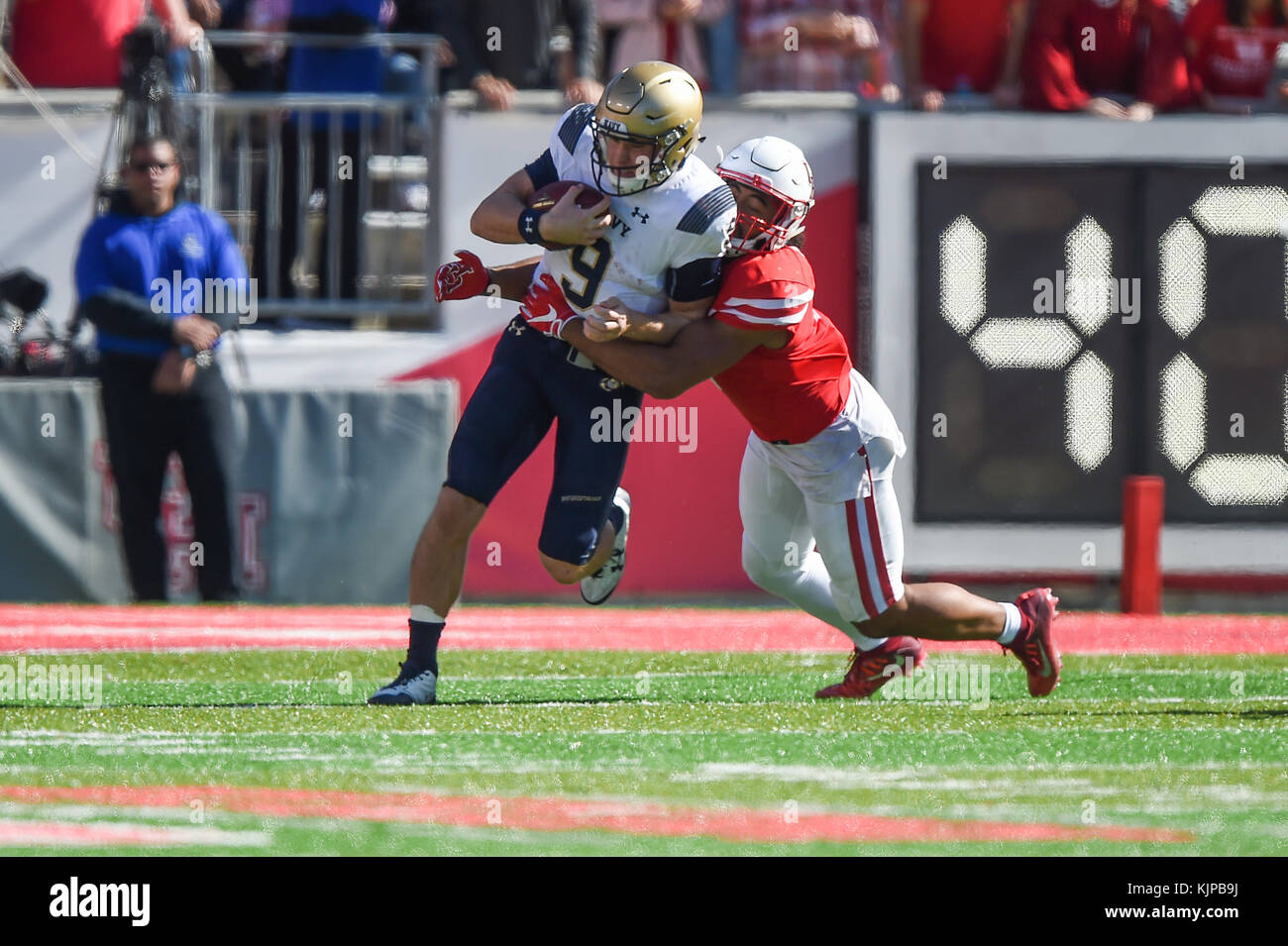 Houston, TX, USA. 24th Nov, 2017. Navy Midshipmen quarterback Zach Abey ...