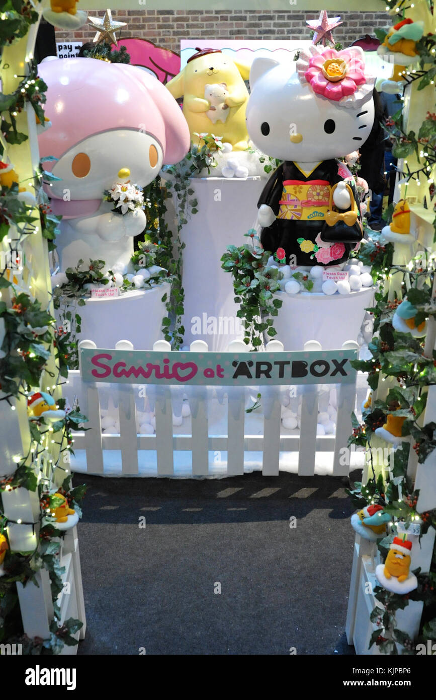 London, UK. 24th November, 2017. Kitsch Hello Kitty models on display ...