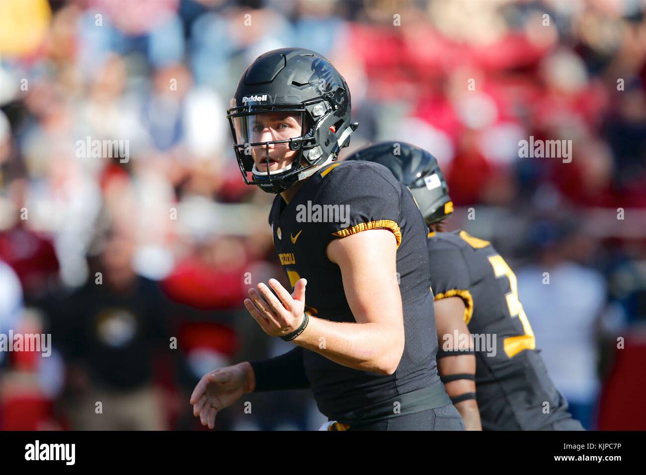 Nov 24, 2017: Missouri QB Drew Lock #3 motions for his receiver to come ...