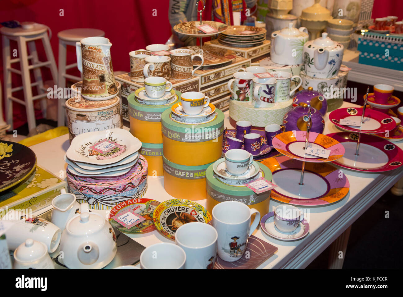 Biel, Beirut, Lebanon. 24th Nov, 2017. Teacups and plates on display ...