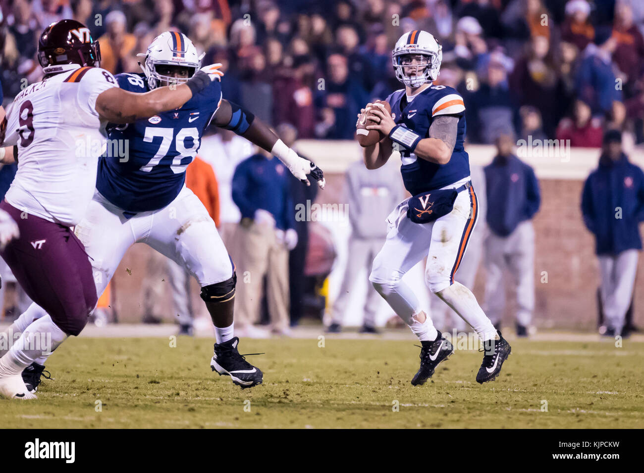 Charlottesville, Virginia, USA. 24th Nov, 2017. Virginia Cavaliers ...