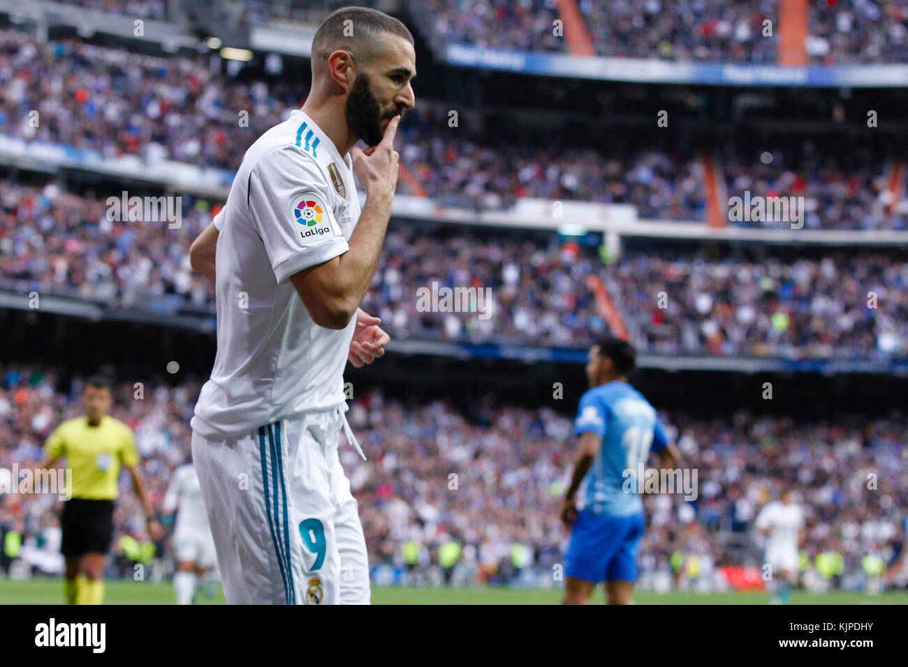 Karim Benzema (9) Real Madrid's player celebrates the (1, 0) after ...