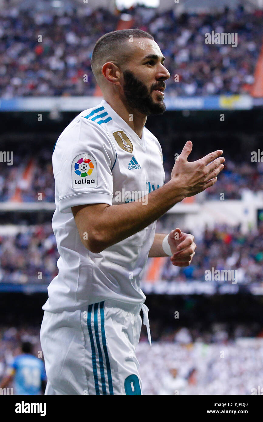 Karim Benzema (9) Real Madrid's player celebrates the (1, 0) after ...