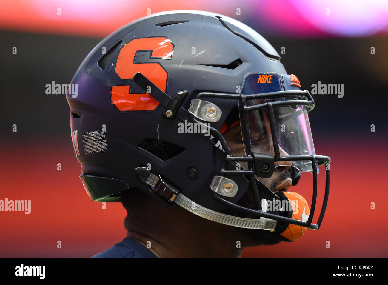 Su syracuse helmet hi-res stock photography and images - Alamy