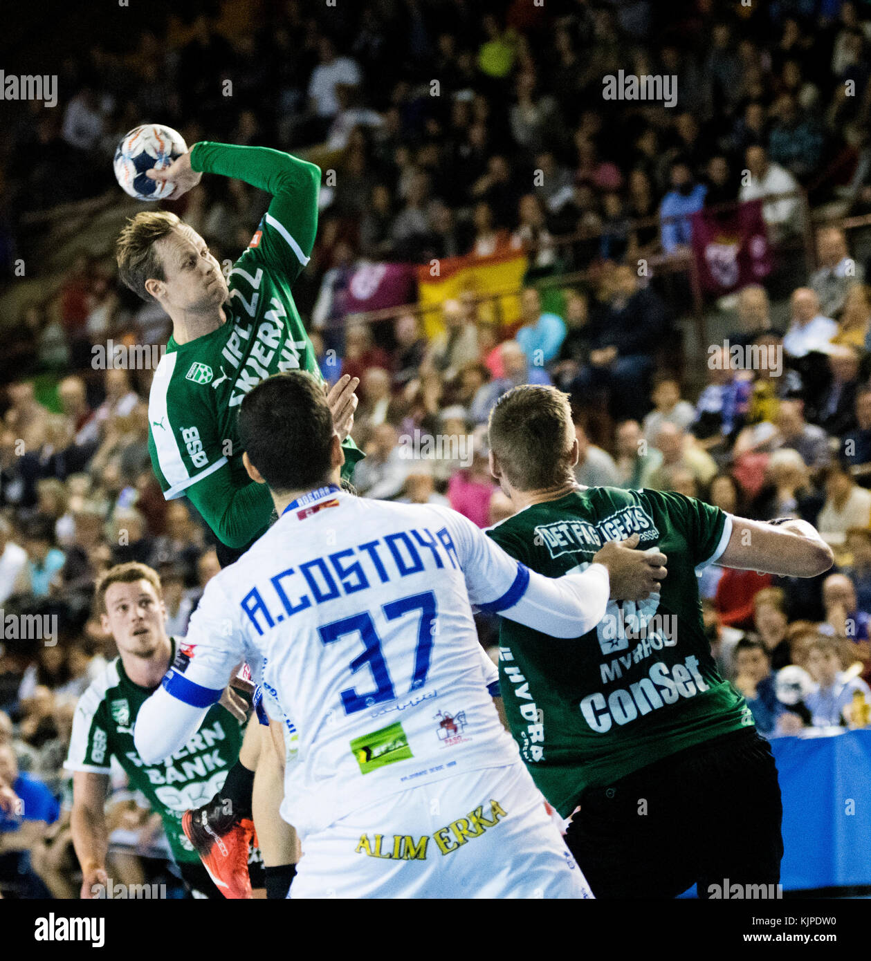 Leon, Spain. 25th November, 2017. Rasmusen R. (Skjern Handbold) in ...