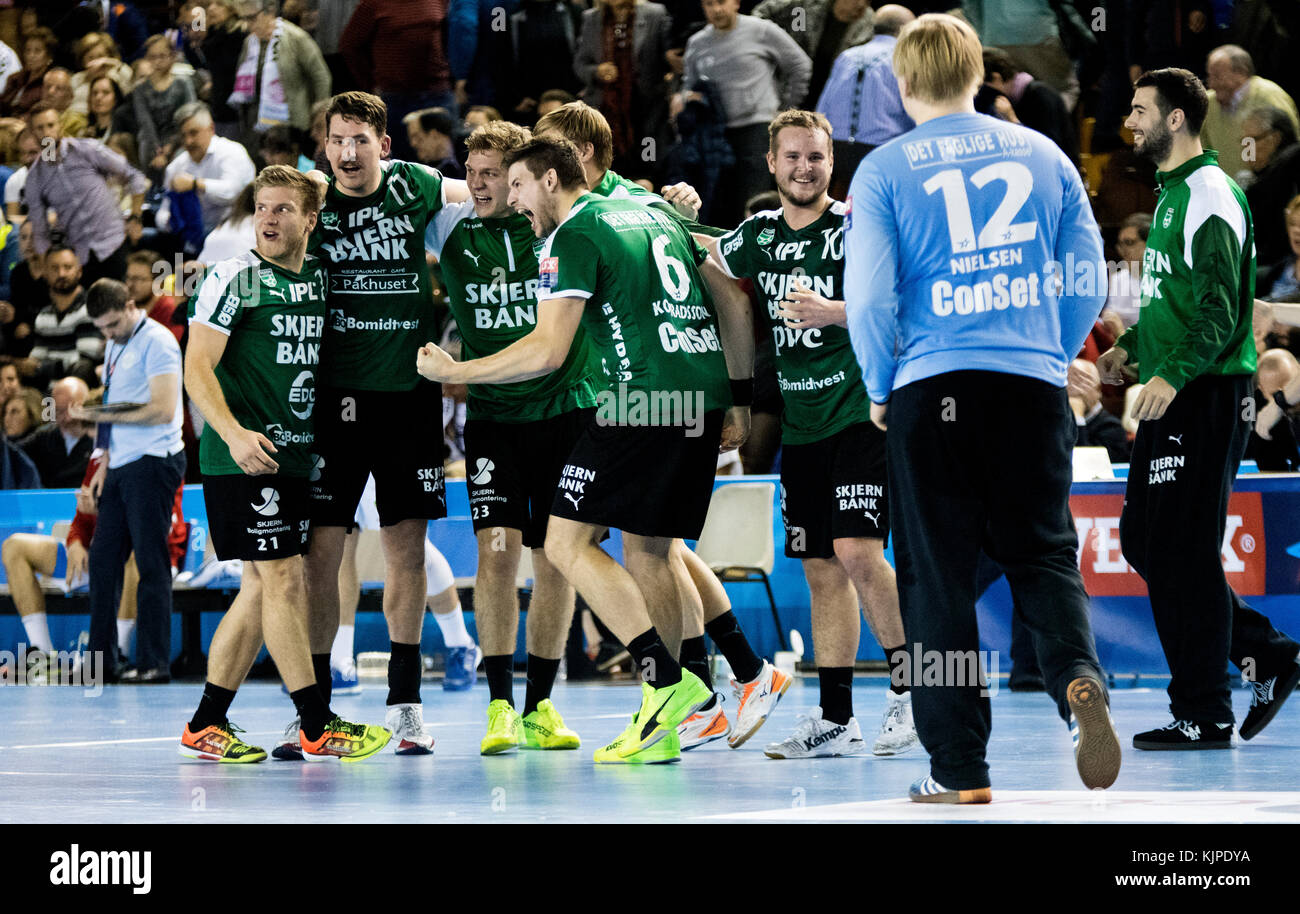 Leon, Spain. 25th November, 2017. Players of Skjern Handbold celebrate ...