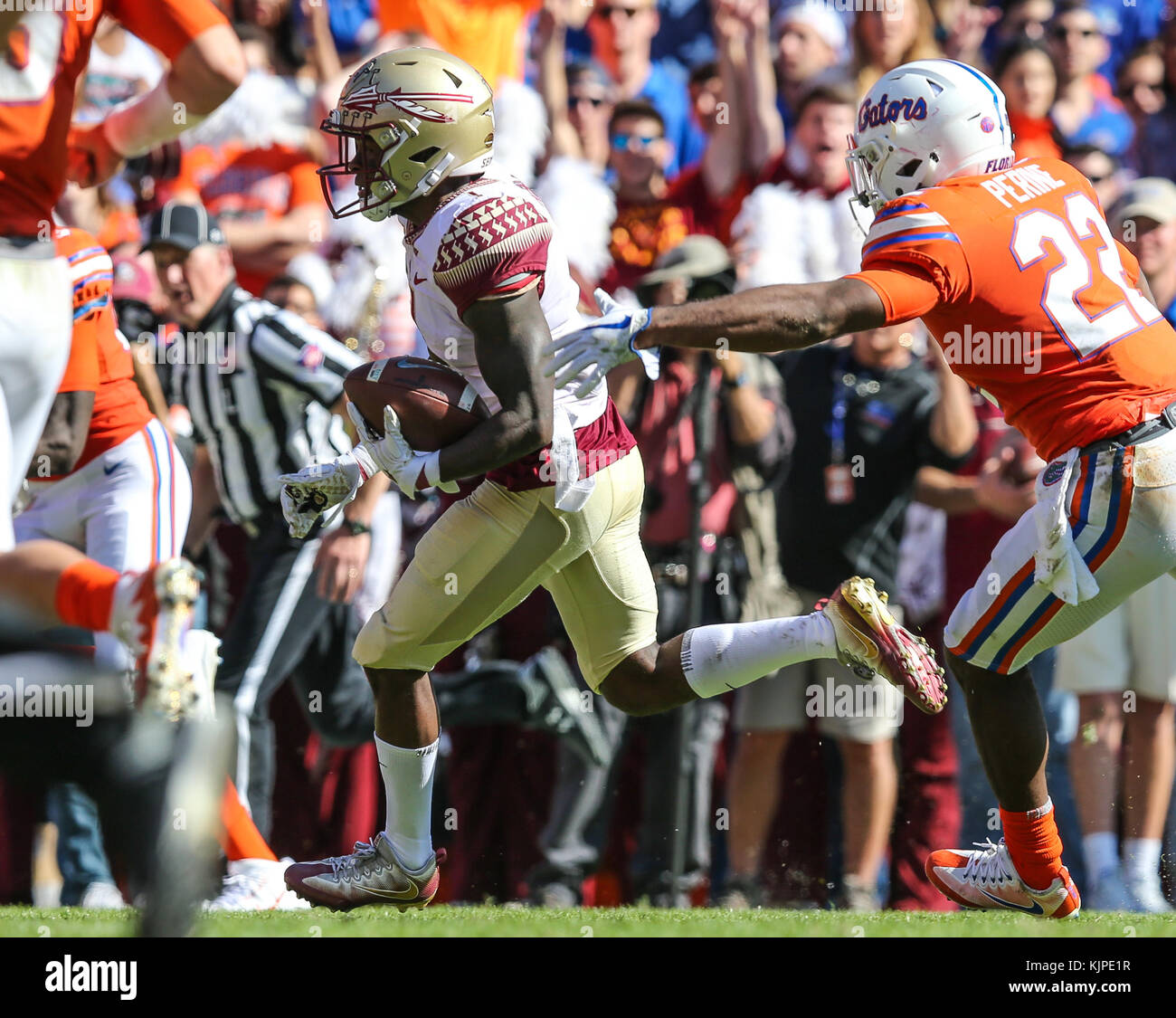 Florida, USA. 25th Nov, 2017. Florida State Seminoles defensive back ...