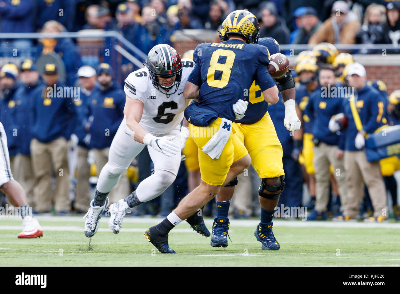 Michigan wolverines vs buckeyes hi-res stock photography and images - Alamy