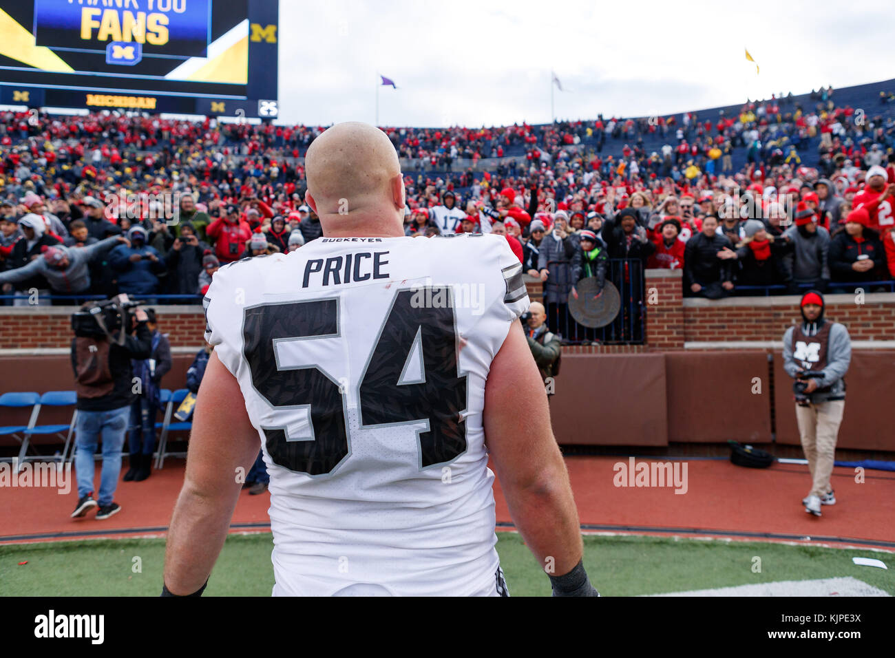 Ohio state stadium crowd buckeyes hi-res stock photography and images ...