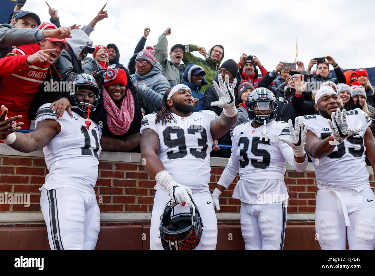 Michigan wolverines vs buckeyes hi-res stock photography and images - Alamy