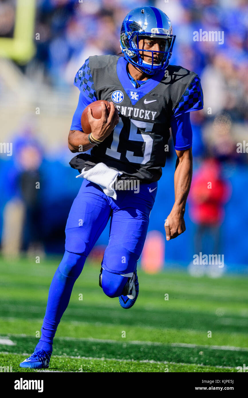 Kentucky quarterback Stephen Johnson (15) during the NCAA college ...