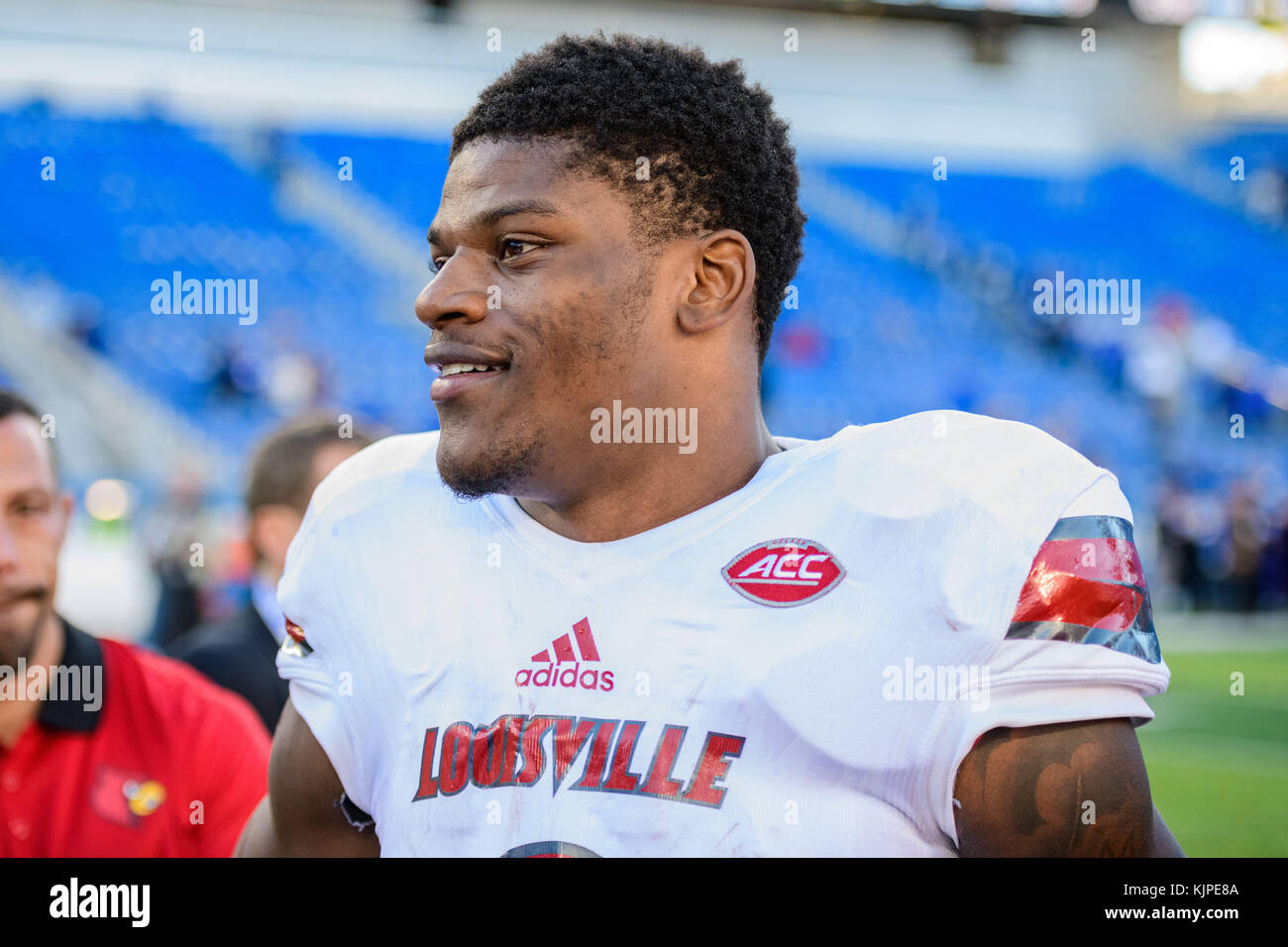 Louisville quarterback Lamar Jackson (8) during the NCAA college ...