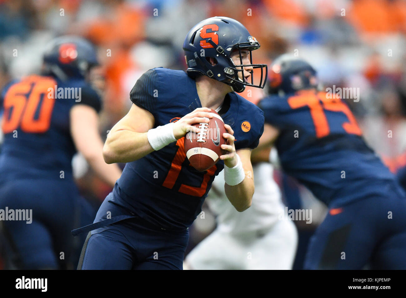 Syracuse, New York, USA. 25th Nov, 2017. Syracuse Orange quarterback ...