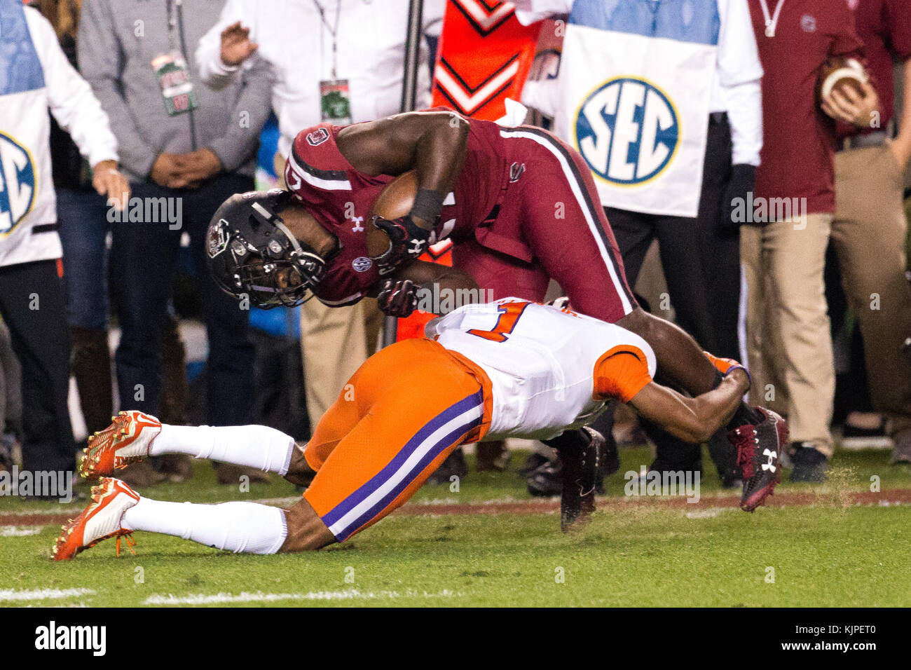 Columbia, SC, USA. 25th Nov, 2017. Clemson cornerback Trayvon Mullen (1 ...