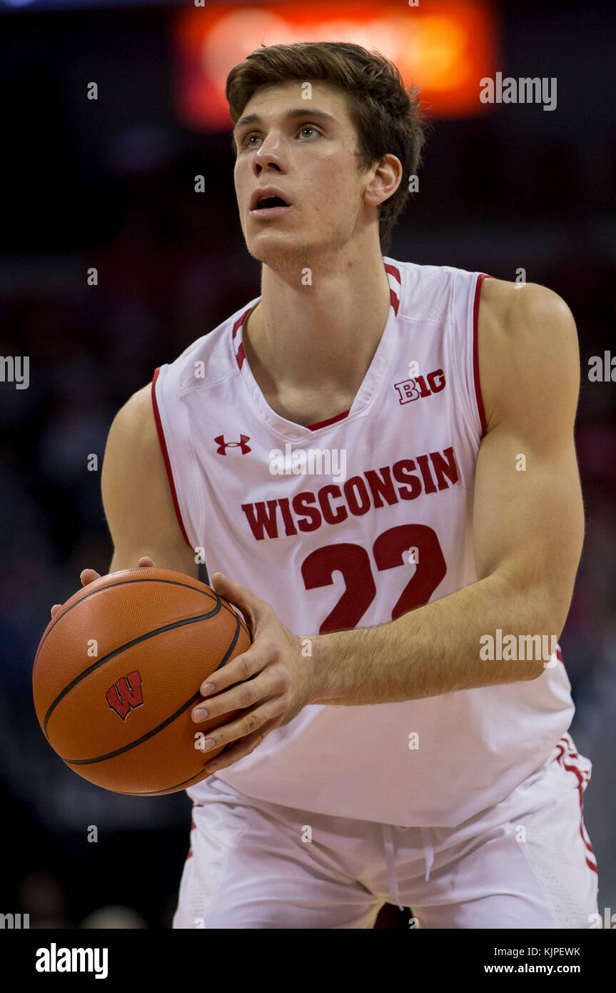 Madison, WI, USA. 24th Nov, 2017. Wisconsin Badgers forward Ethan Happ ...
