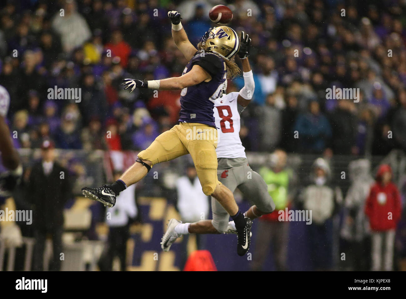 November 25, 2017: Washington Huskies linebacker Ben Burr-Kirven (25 ...