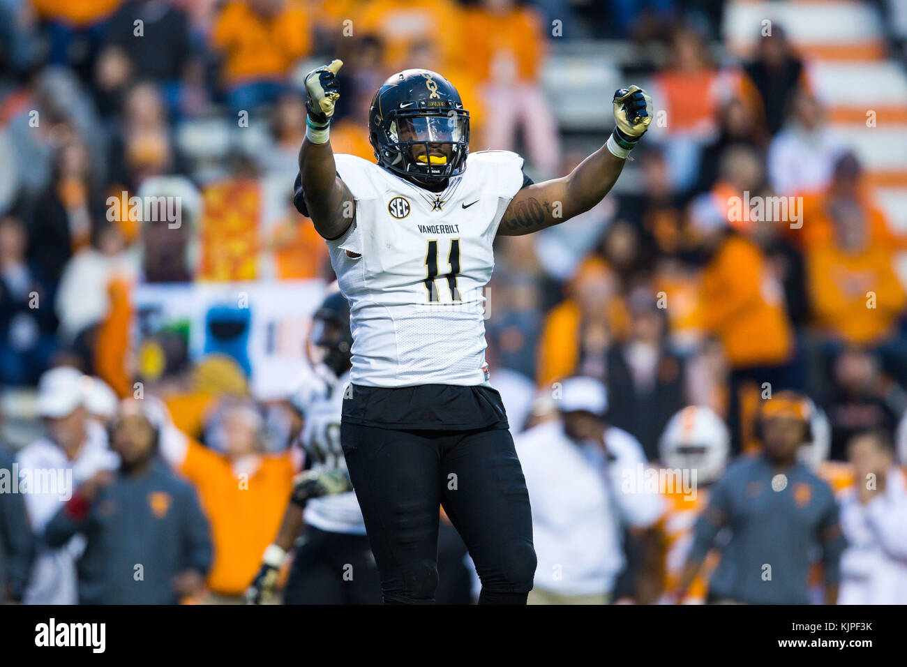 November 25, 2017: linebacker Charles Wright #11 of the Vanderbilt ...
