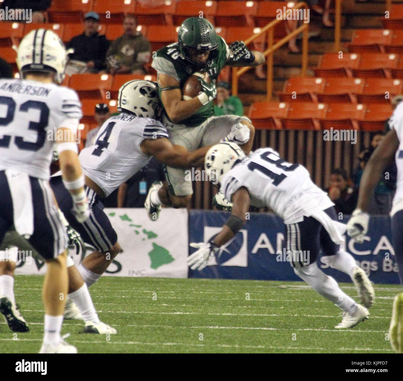 November 25, 2017 - Hawaii Rainbow Warriors running back Ryan Tuiasoa ...
